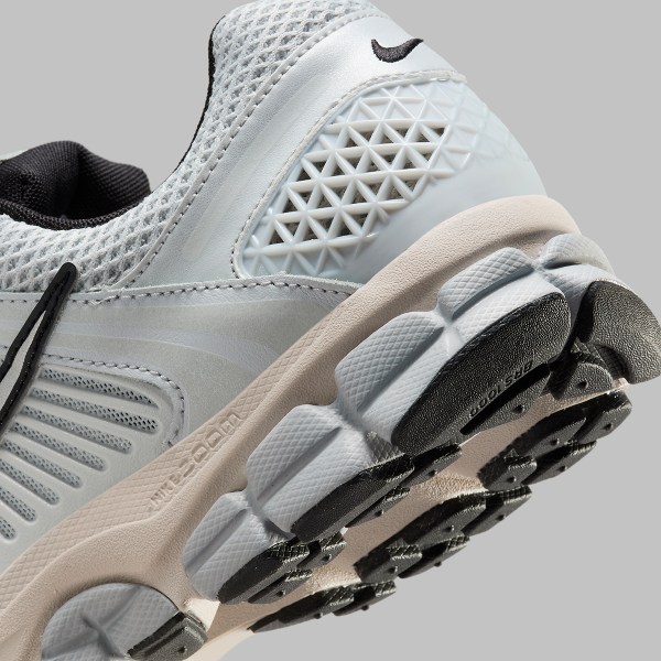 Nike Zoom Vomero 5 "Pure Platinum/Light Orewood Brown" FN6742-002 ...