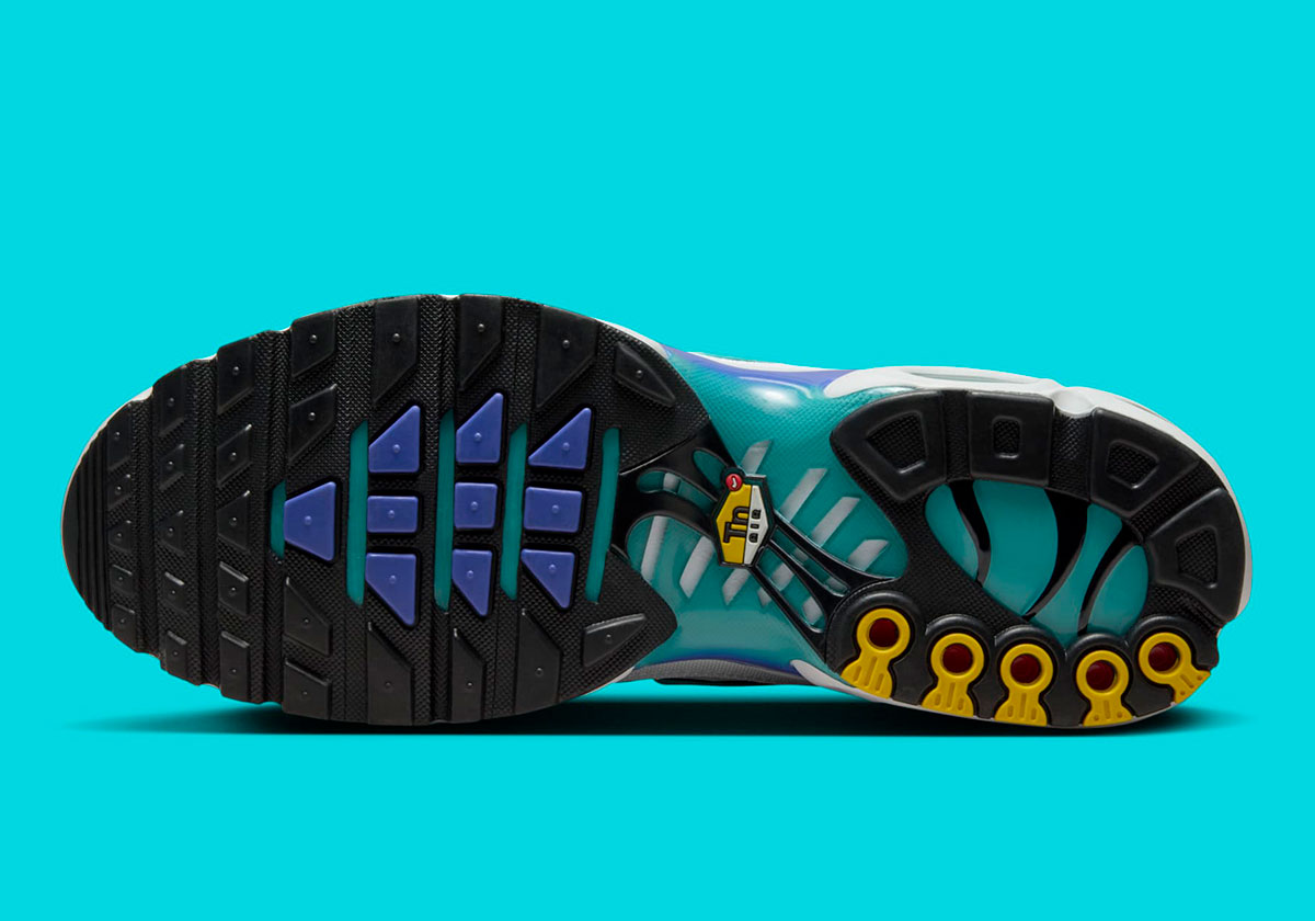 Nike Air Max Plus "Aqua" DM0032-102 | SneakerNews.com