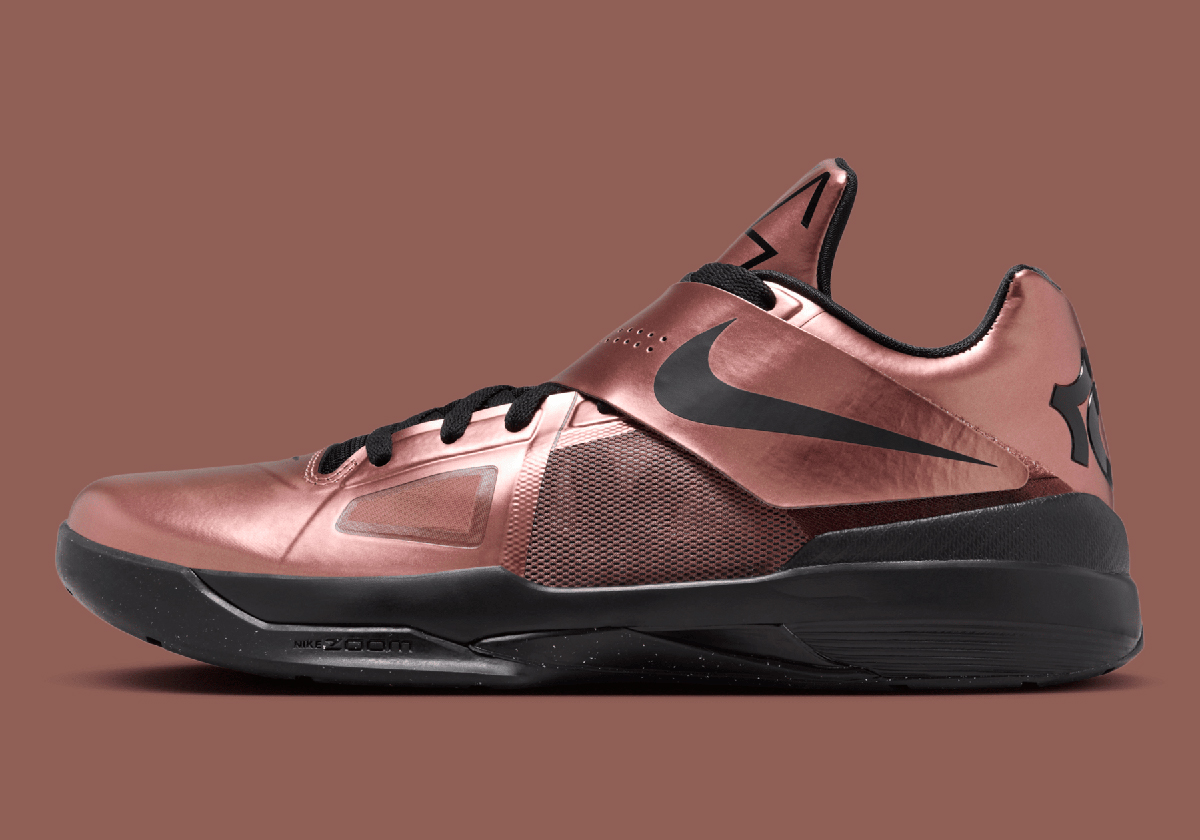 Nike KD 4 "Christmas" FZ5913-800 | SneakerNews.com