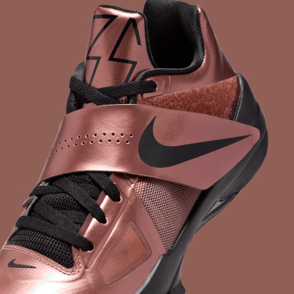 Nike KD 4 "Christmas" FZ5913-800 | SneakerNews.com