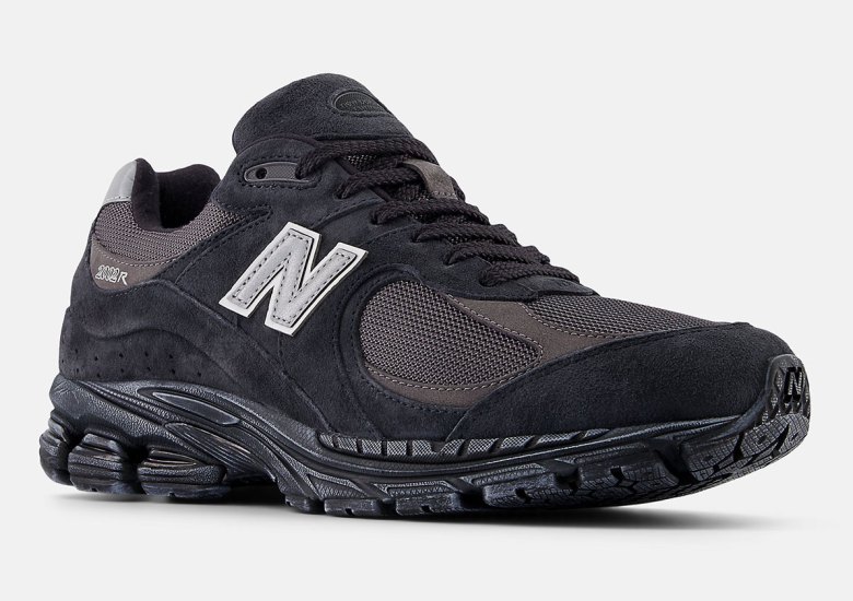 New Balance 2002R "Black/Grey" M2002RBV | SneakerNews.com