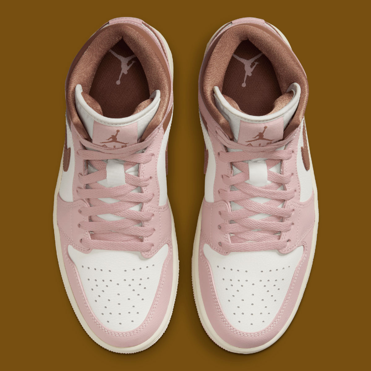 Air Jordan 1 Mid WMNS "Neapolitan" BQ6472-620 | SneakerNews.com
