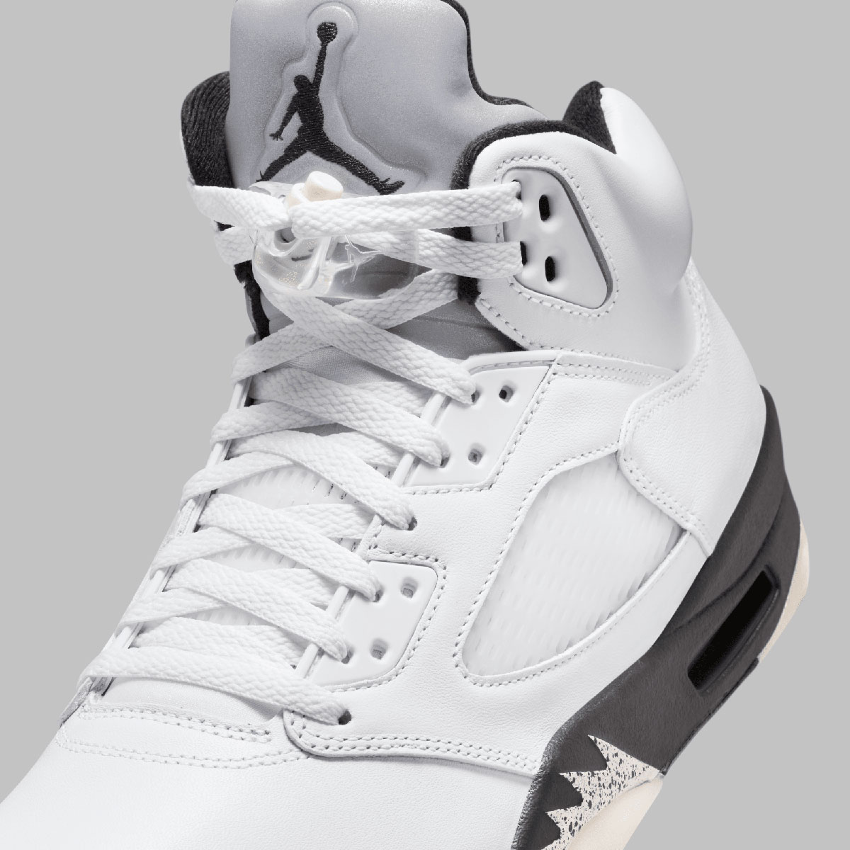 Air Jordan 5 "Reverse Metallic" Store List | SneakerNews.com
