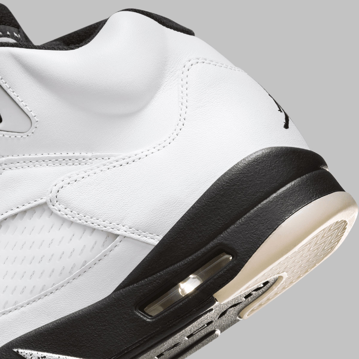 Air Jordan 5 "Reverse Metallic" DD0587-110 | SneakerNews.com