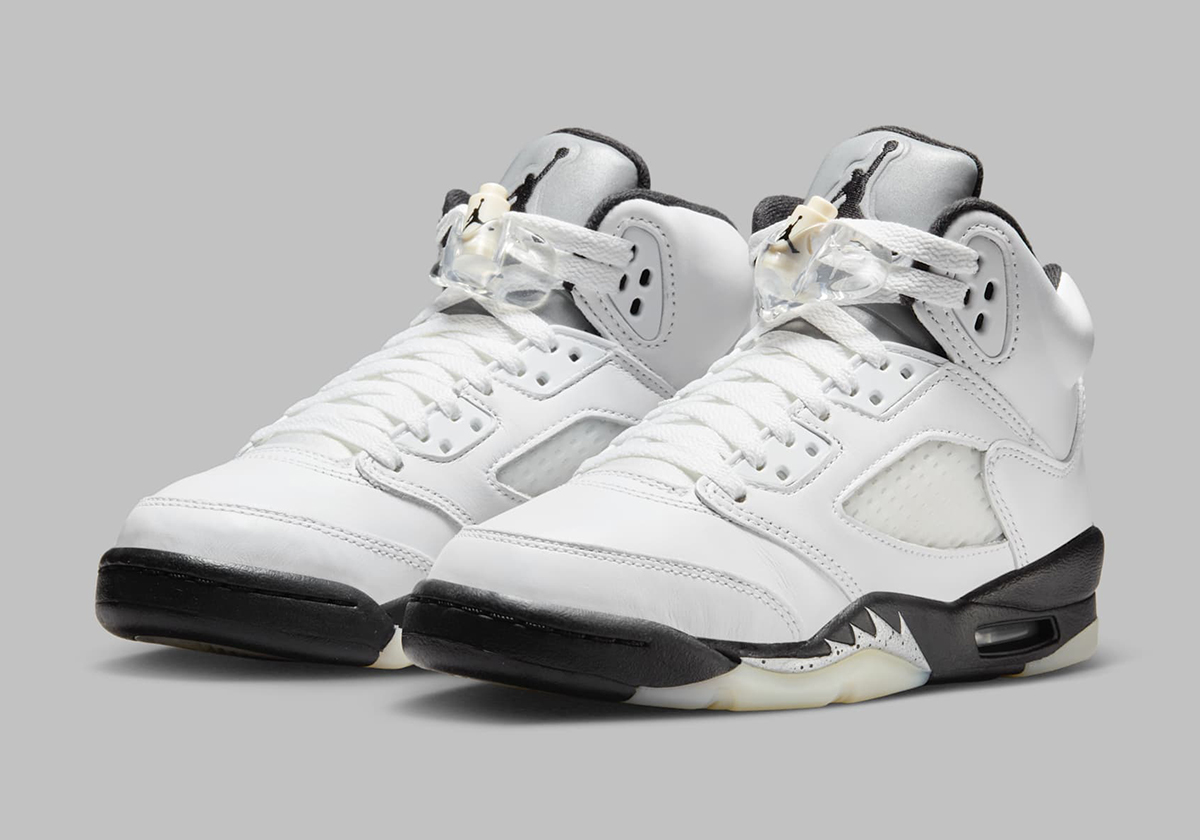 Air Jordan 5 "Reverse Metallic" DD0587-110 | SneakerNews.com