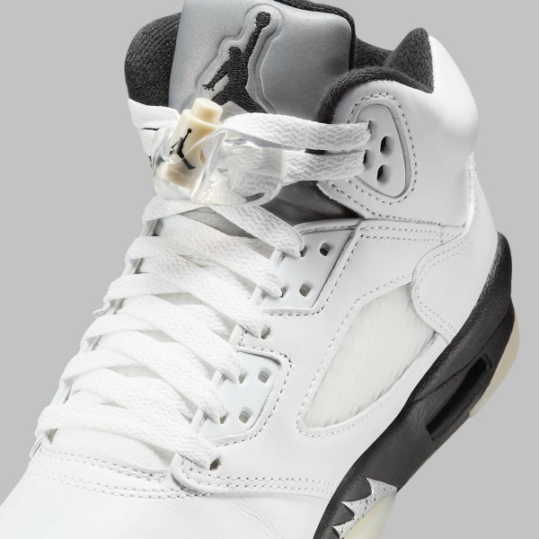 Air Jordan 5 "Reverse Metallic" DD0587-110 | SneakerNews.com