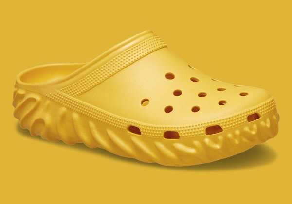 Salehe Bembury Crocs Saru Mule Release Date | SneakerNews.com