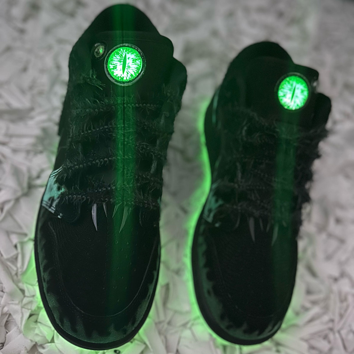 Air Jordan 1 Low "Black Cat Halloween" Kids | SneakerNews.com