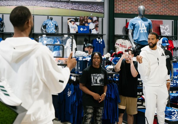 The Mobley Brothers Surprise Fans At Dick's Sporting Goods With The ...