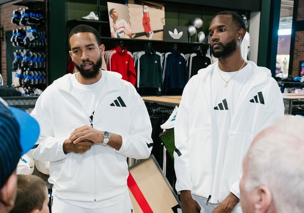 The Mobley Brothers Surprise Fans At Dick's Sporting Goods With The ...