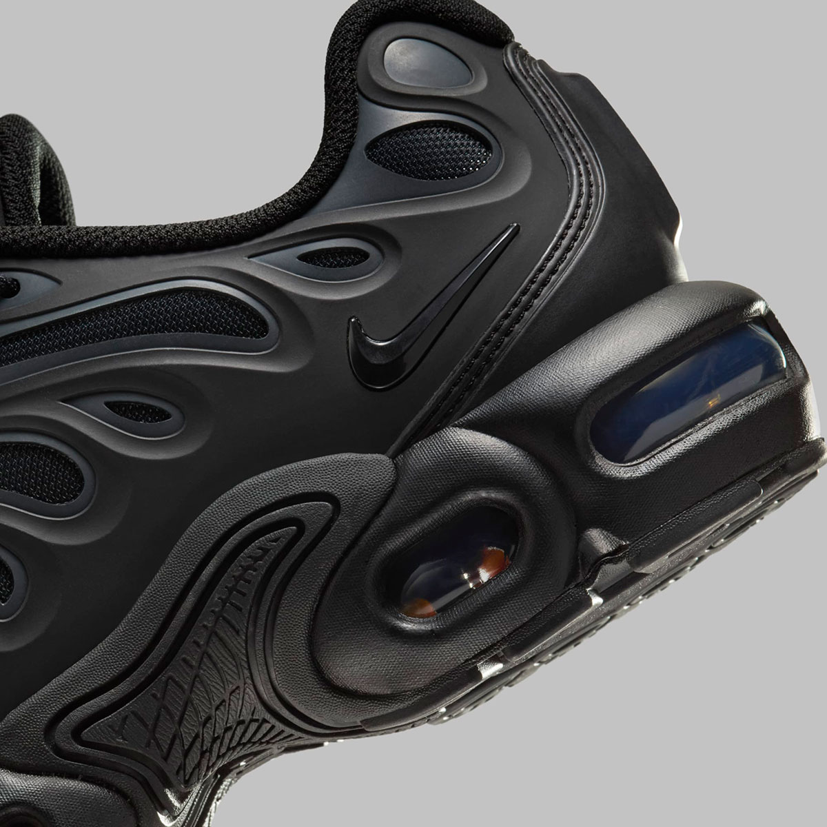 Nike Air Max Plus Drift GS "Black/Anthracite" FV5921-002 | SneakerNews.com