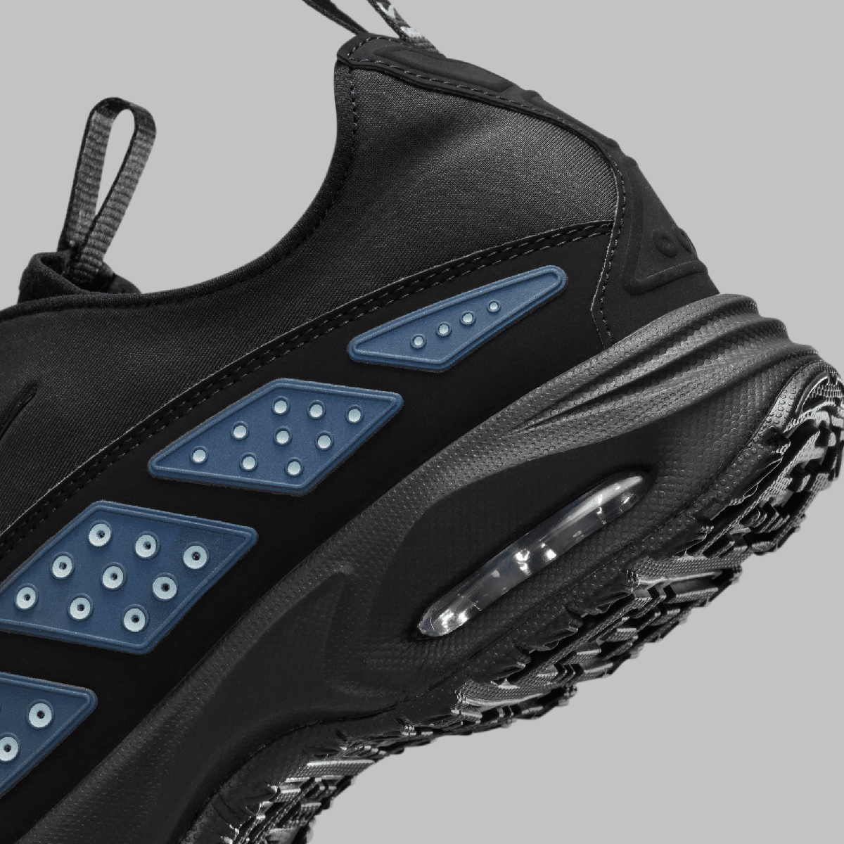 Nike Air Max Sunder "Black/Metallic Silver" FZ2068-001 | SneakerNews.com