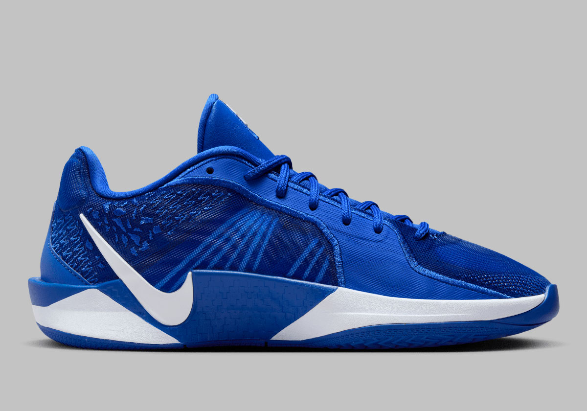 Nike Sabrina 2 TB Team Bank Release Date | SneakerNews.com