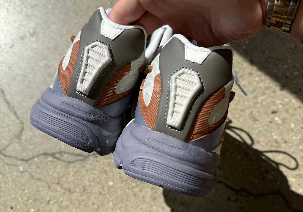 Packer Reebok Premier Road Modern Release Date | SneakerNews.com