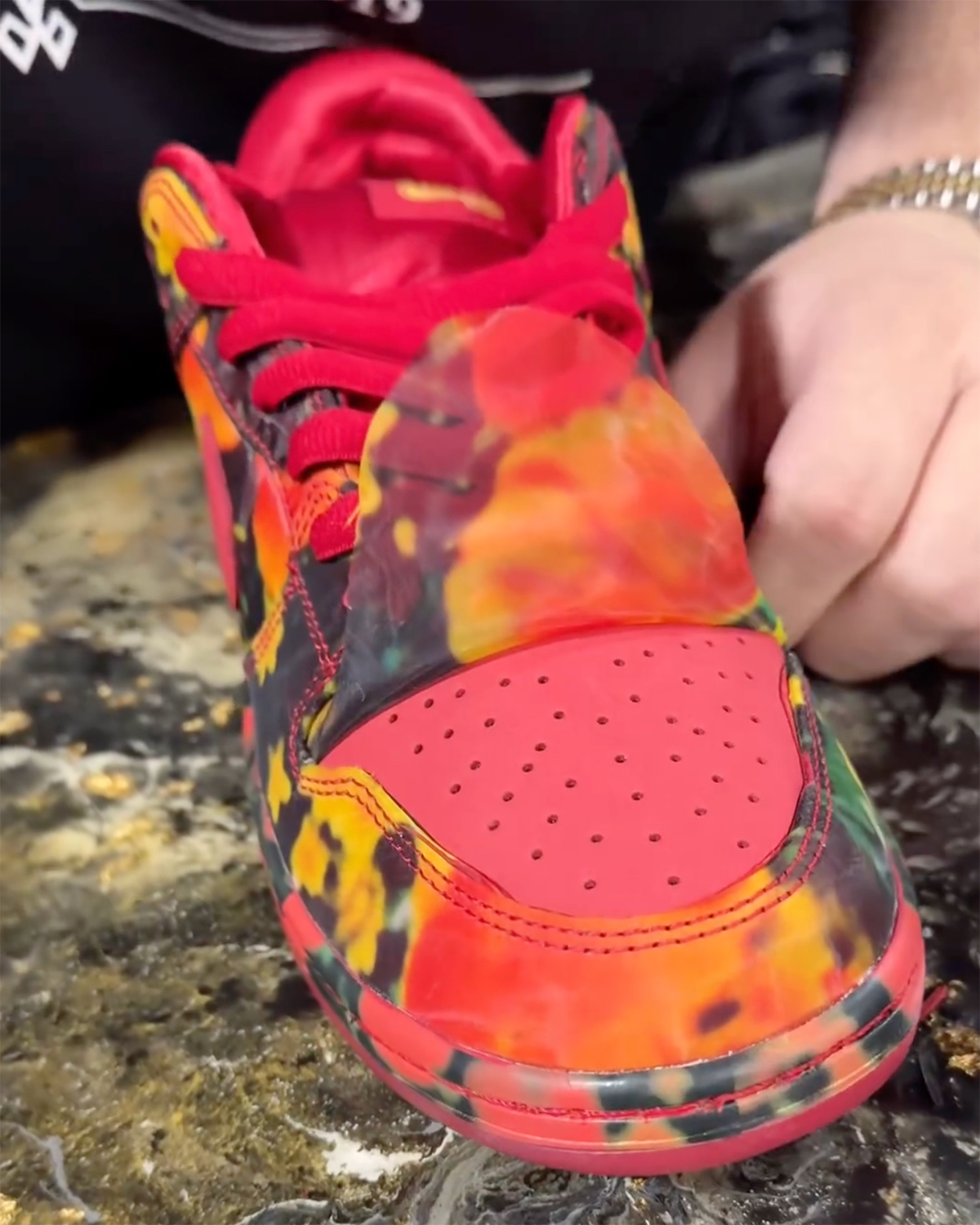 The Wizard of Oz Nike SB Dunk Low FZ1291-600 | SneakerNews.com