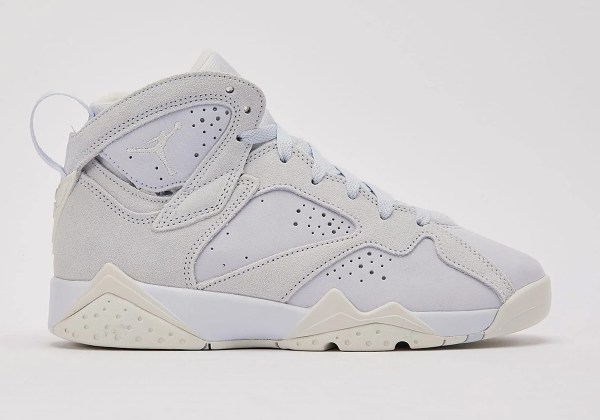 Air Jordan 7 GS "Cobalt Bliss/Sail/White" DV2255-400 | SneakerNews.com