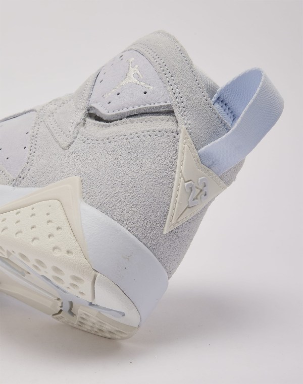 Air Jordan 7 GS "Cobalt Bliss/Sail/White" DV2255-400 | SneakerNews.com