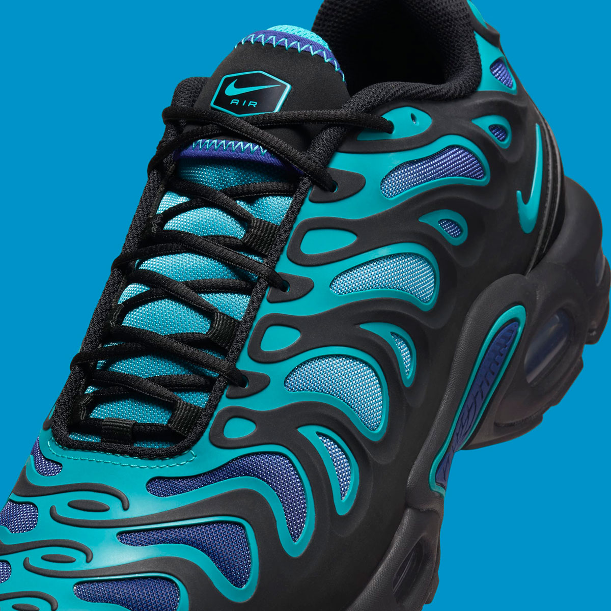 Nike Air Max Plus Drift "Anthracite/Black/Viotech/Persian Violet" FD4290-011 | SneakerNews.com