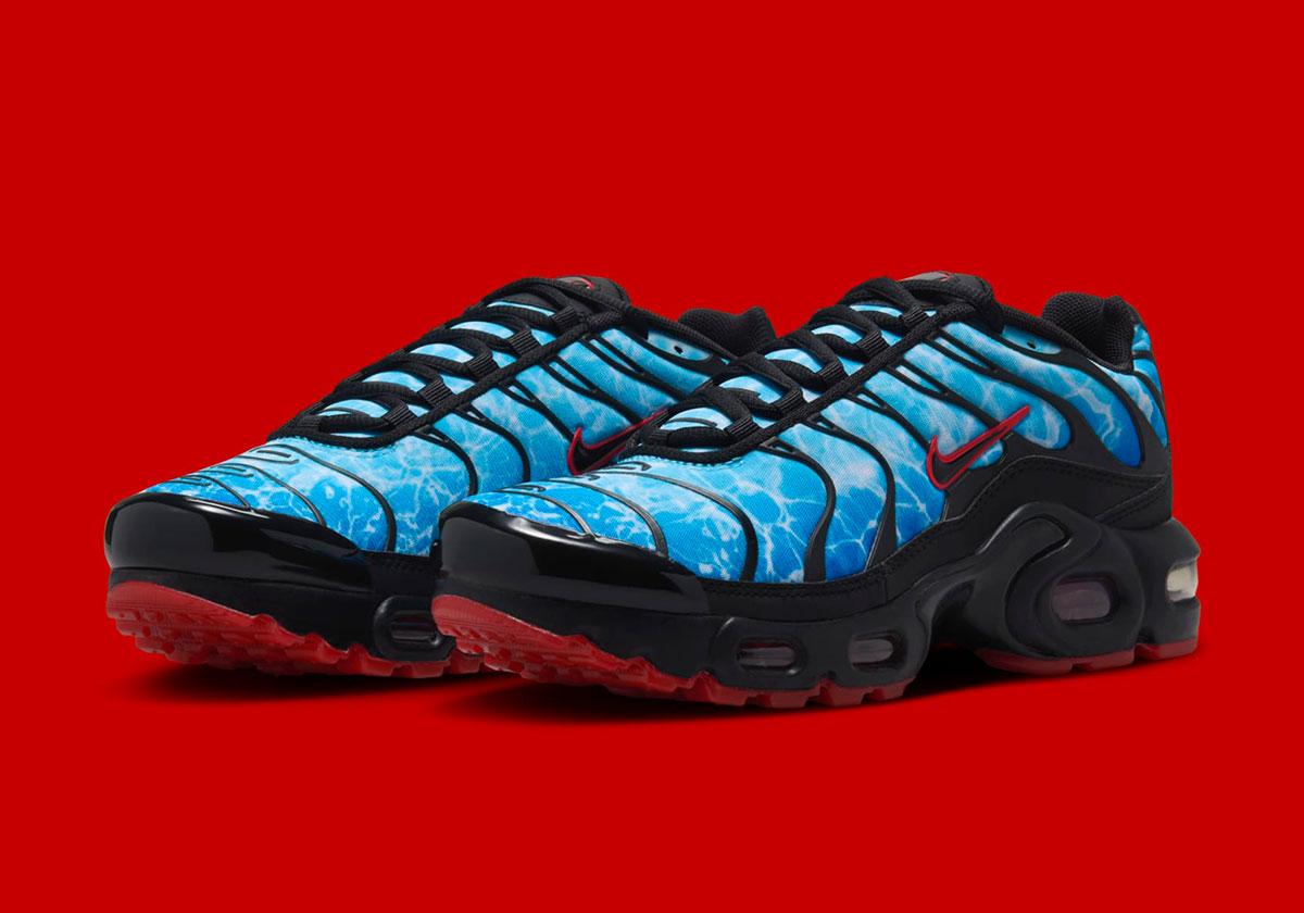 Nike Air Max Plus "Shark Attack" HQ3824-001 | SneakerNews.com
