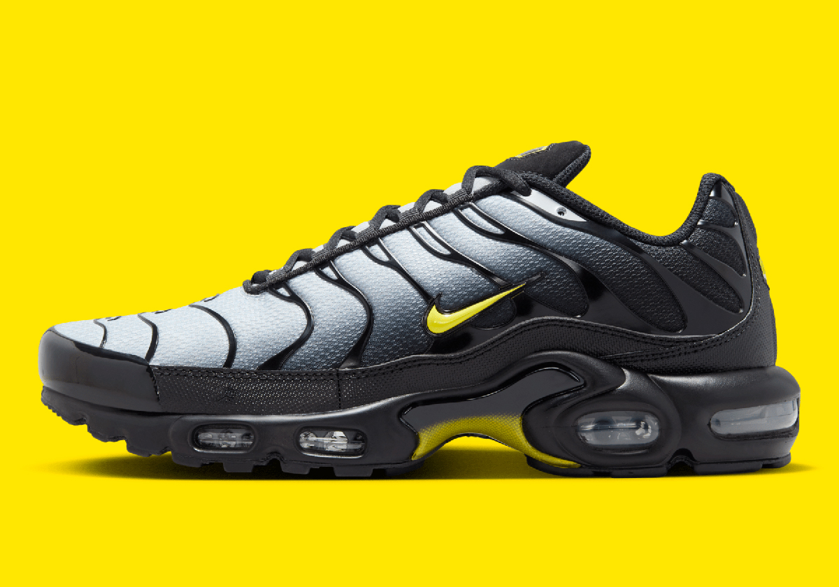 Nike Air Max Plus "Wolf Grey/Black/Opti Yellow" DM0032-012 ...