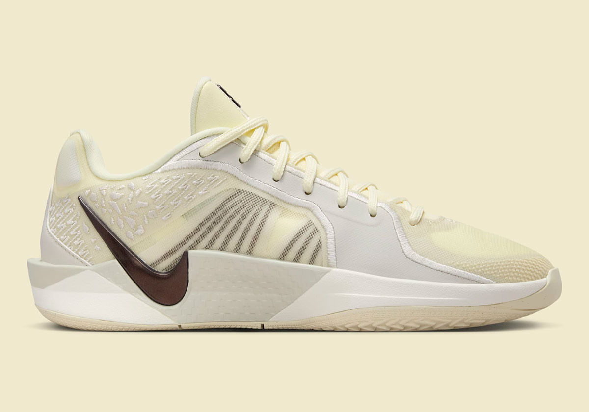 Nike Sabrina 2 "Relentless" Release Date FQ2174-102 | SneakerNews.com