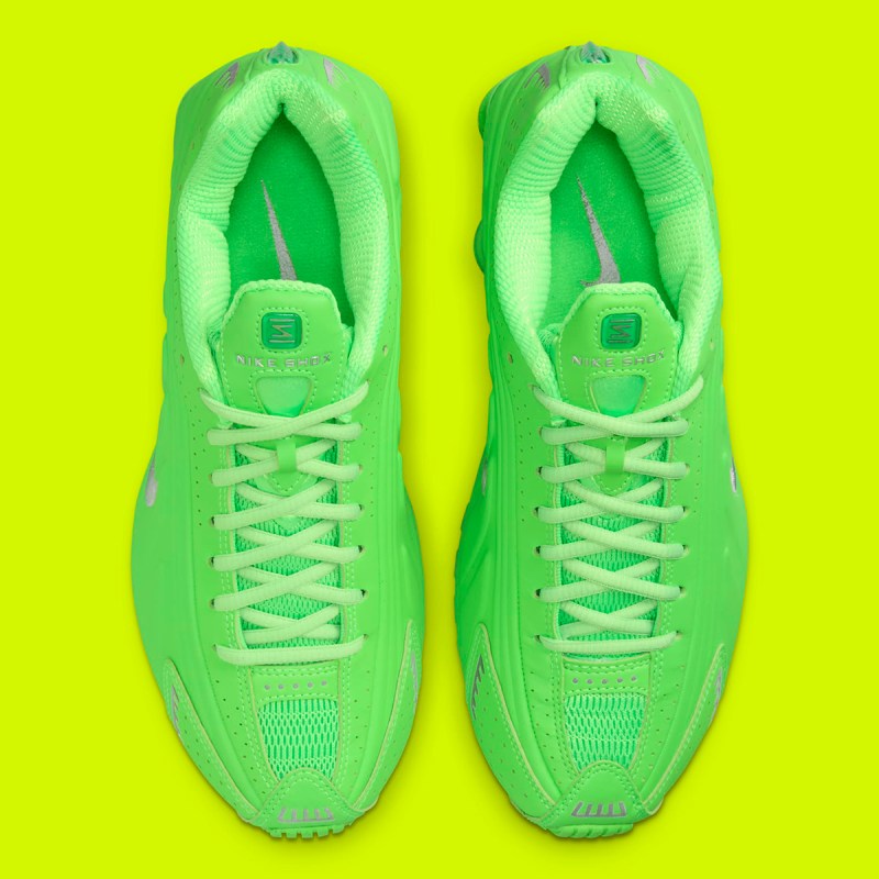 Nike Shox R4 "Green Strike" HV0839-398 | SneakerNews.com