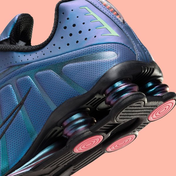 Nike Shox R4 "Iridescent Purple/Black" HQ3446-001 | SneakerNews.com
