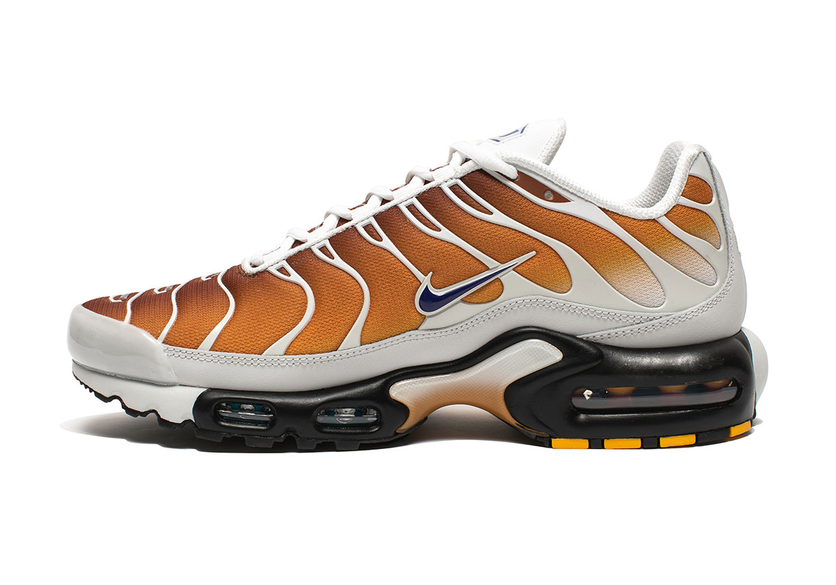One Block Down Nike Air Max Plus "Reverse" | SneakerNews.com