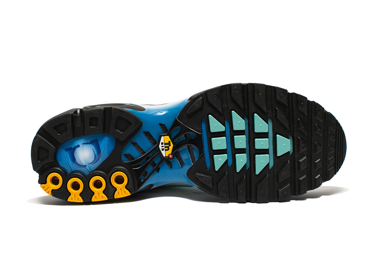 One Block Down Nike Air Max Plus "Reverse" | SneakerNews.com