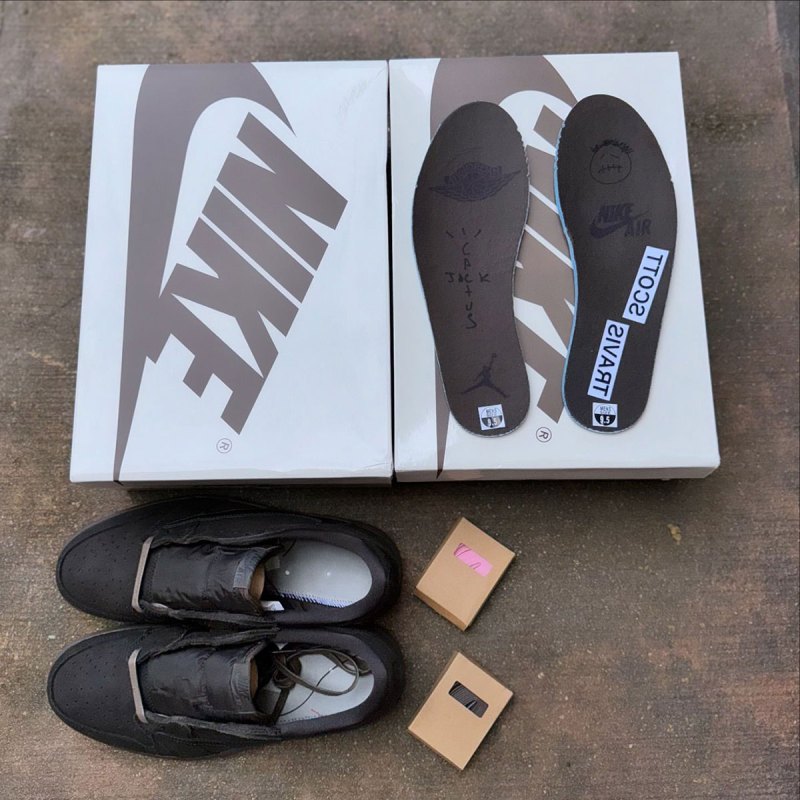 Travis Scott x Air Jordan 1 Low OG SP "Velvet Brown" SneakerNews.com