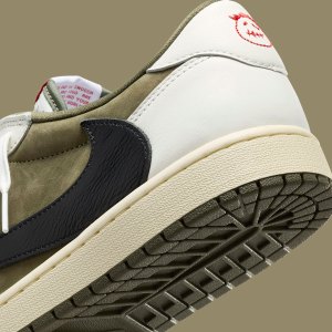 Travis Scott Air Jordan 1 "Medium Olive" | SneakerNews.com