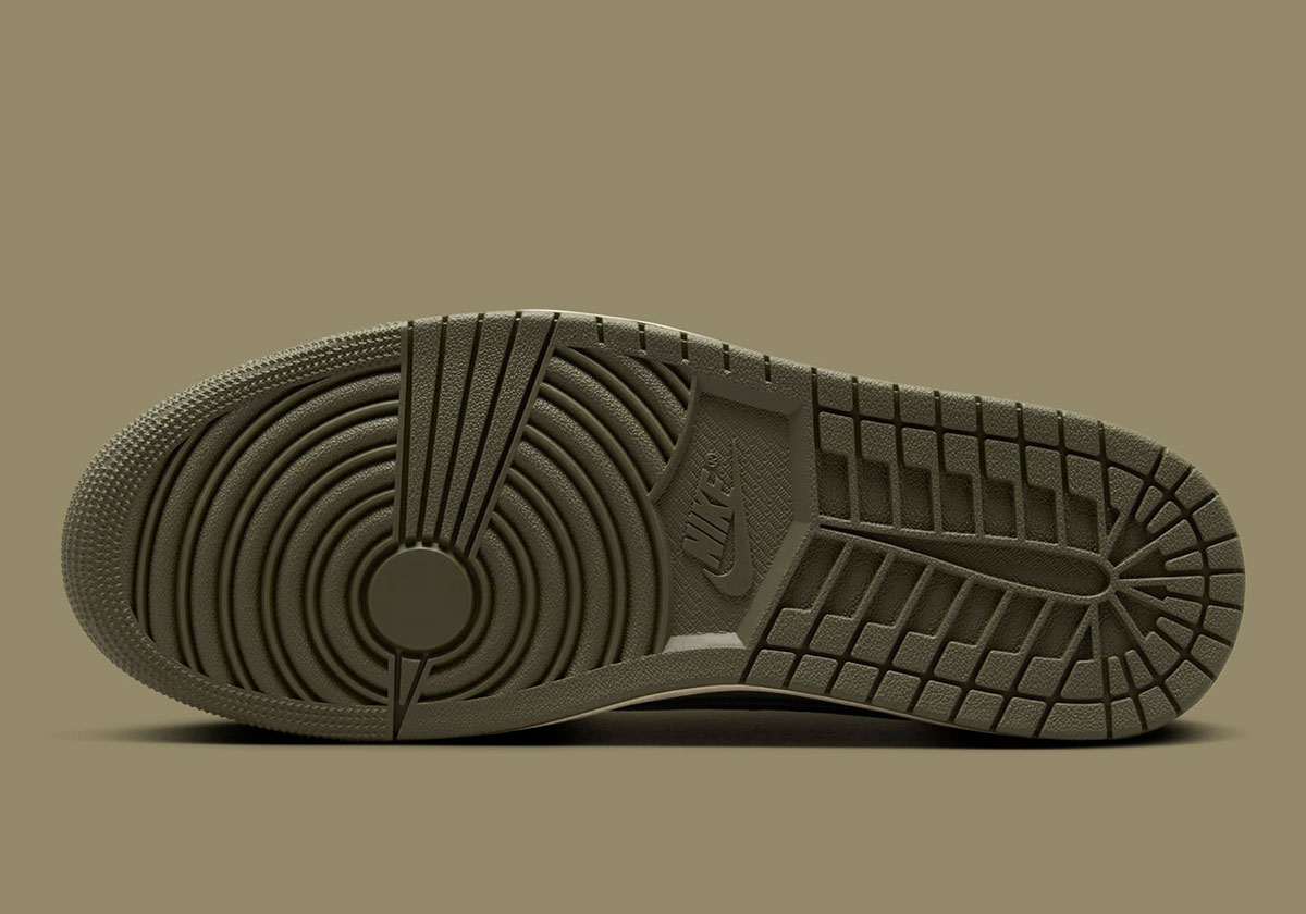 Travis Scott Air Jordan 1 "Medium Olive" | SneakerNews.com