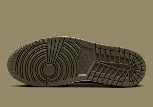 Travis Scott Air Jordan 1 "Medium Olive" | SneakerNews.com