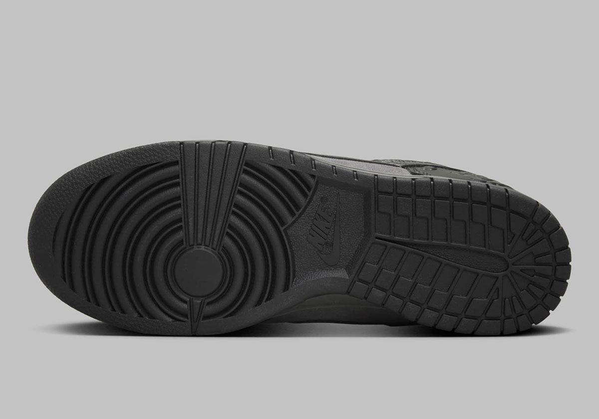 Nike Dunk Low "Black Roses" HF1986-001 | SneakerNews.com