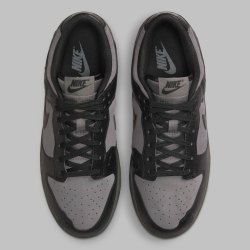 Nike Dunk Low "Black Roses" HF1986-001 | SneakerNews.com