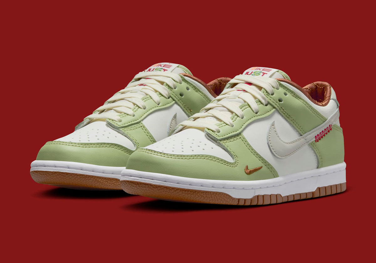 Year Of The Snake Nike Dunk HV6001-101 | SneakerNews.com