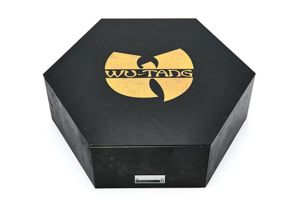 Wu-Tang Nike Dunk Promo Box | SneakerNews.com
