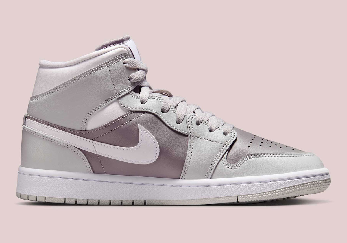 Air Jordan 1 Mid "Photon Dust/White/Atmosphere Grey" BQ6472-008 ...