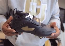 Nike Air Diamond Turf OG FZ8224-100 | SneakerNews.com