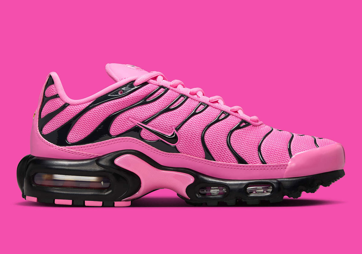 Nike Air Max Plus "Black/Pink" HJ9743-601 | SneakerNews.com