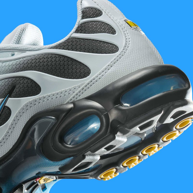 Nike Air Max Plus Grey/Blue DM0032-015 | SneakerNews.com
