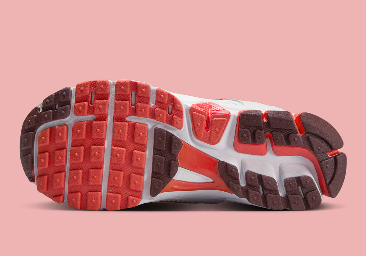 Nike Zoom Vomero 5 GS "Valentine's Day" HV5171-121 | SneakerNews.com