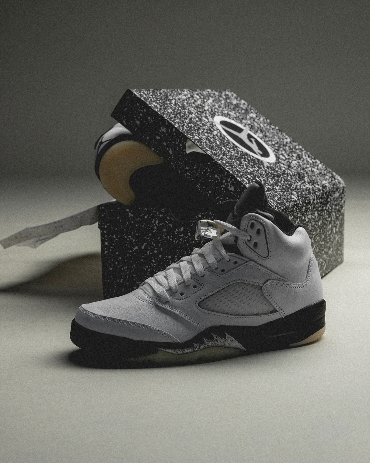 Air Jordan 5 "Reverse Metallic" Store List | SneakerNews.com
