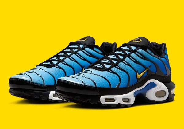 Nike Air Max Plus "Hyper Blue" DX0755-001 | SneakerNews.com