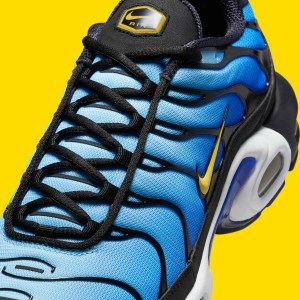 Nike Air Max Plus "Hyper Blue" DX0755-001 | SneakerNews.com