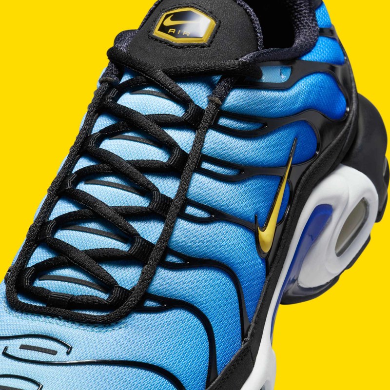 Nike Air Max Plus "Hyper Blue" DX0755-001 | SneakerNews.com