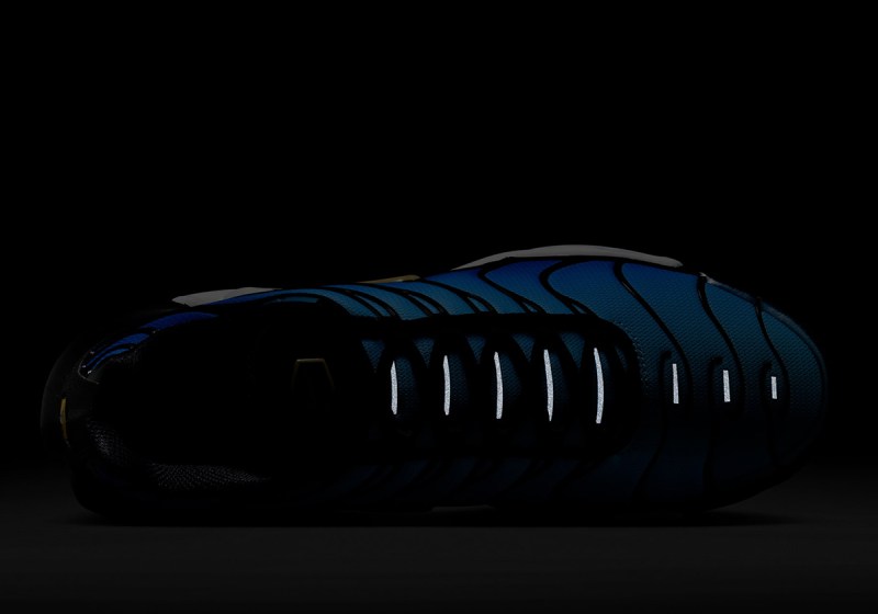 Nike Air Max Plus "Hyper Blue" DX0755-001 | SneakerNews.com