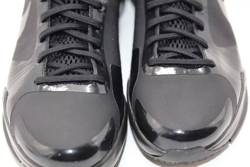 Nike Kobe 5 Supreme 2010 "Blackout" Sample | SneakerNews.com