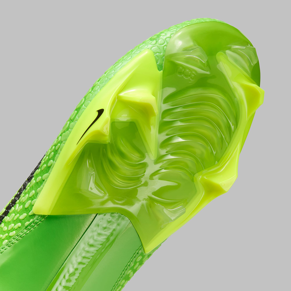 Nike Kobe Grinch Cleats Release Date | SneakerNews.com