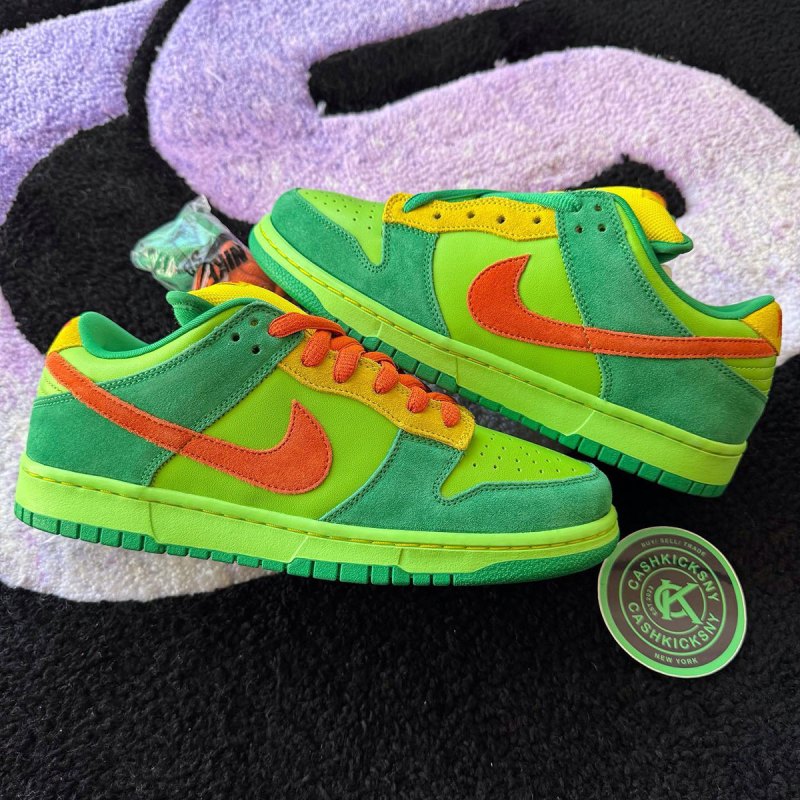 Nike SB Dunk Low Off Bug Spray Sample | SneakerNews.com